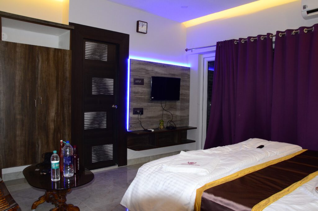 Mousumi Inn Burul, Riverside Family Hotel, Call 9051160870